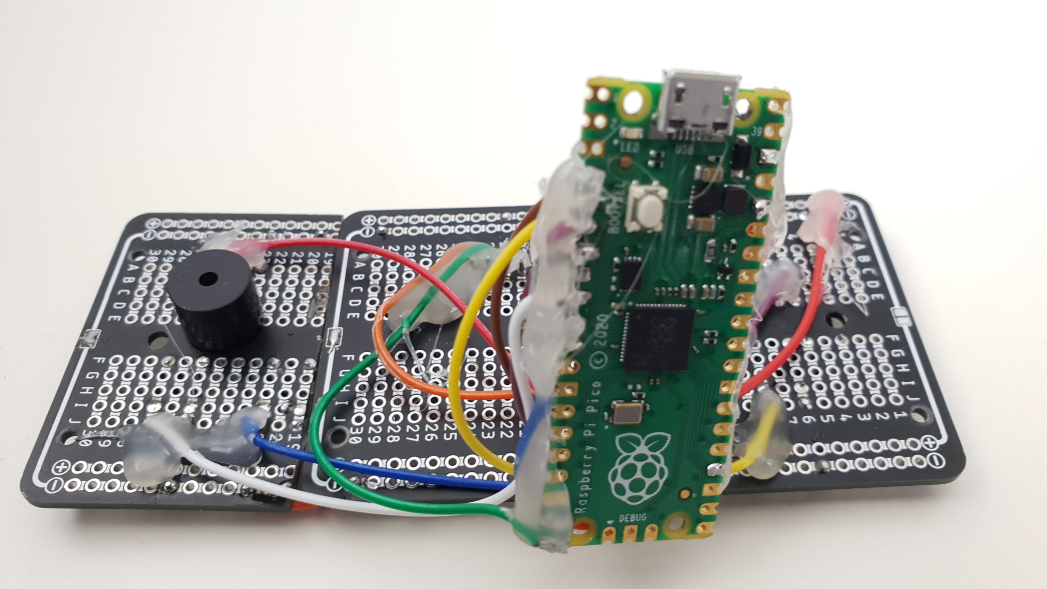 Raspberry Pi Pico Retro Gaming System 🕹️ – YouMakeTech